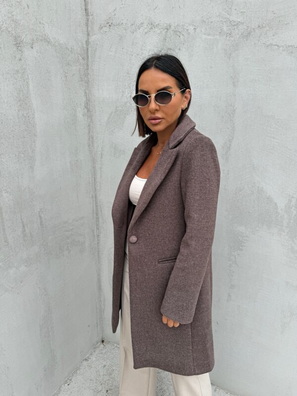 ANISSA BROWN kaput - Blondy.rs